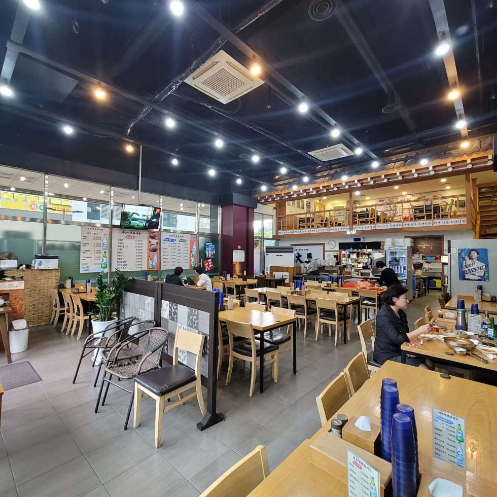 센텀 대단지 유동엄청난오피스상권 층고높은 음식점 재송동 월세 재송동 상가 센텀시티역(2호선) 방 0개 / 화장실1개(외부/구분 ...